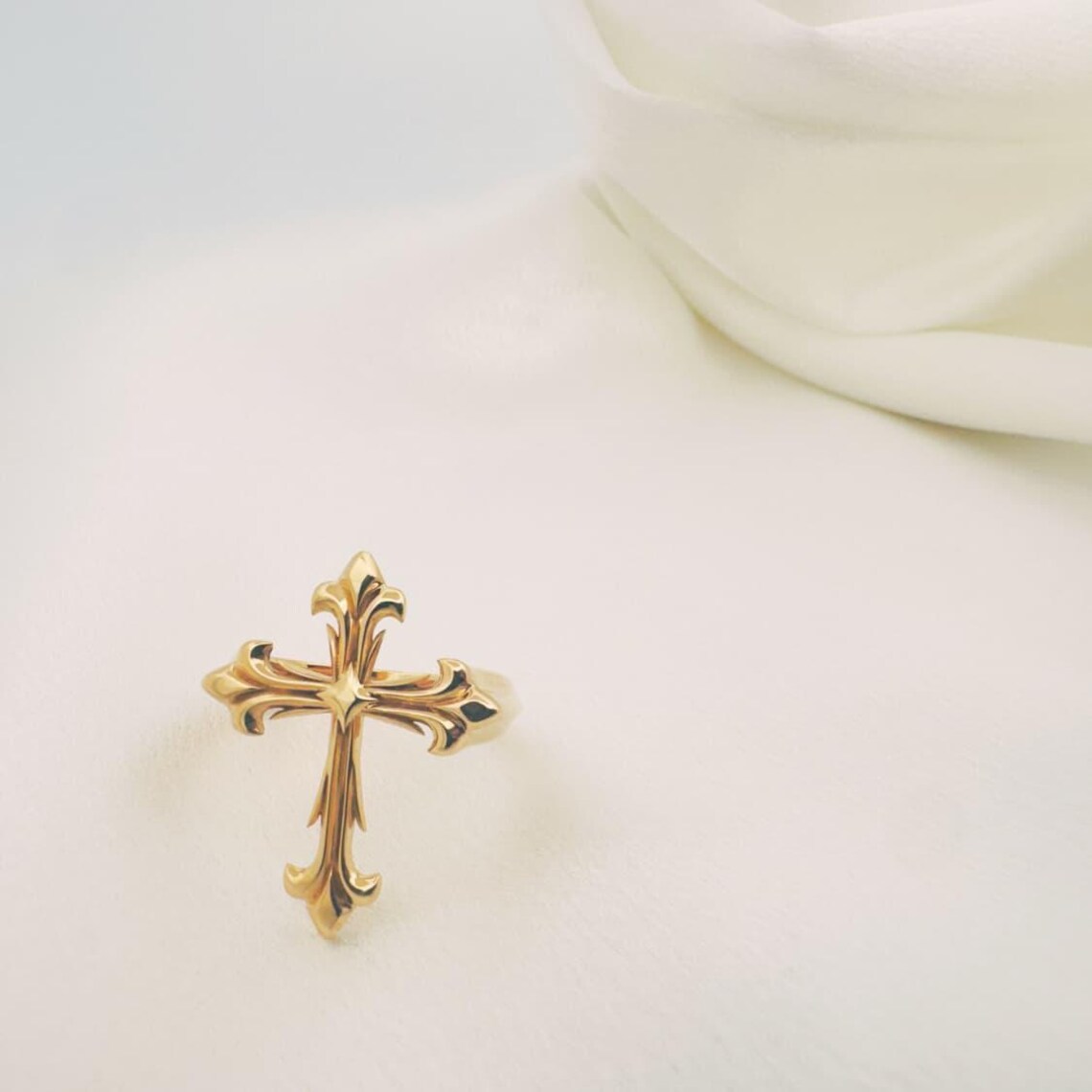 14k Fleury Cross Ring - Etsy