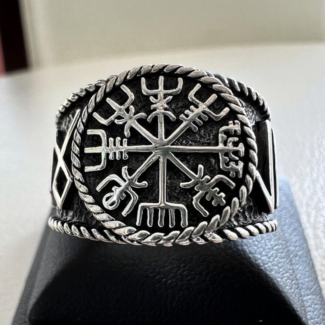 Vegvisir Icelandic Magical Stave Norse Runes Futhark Viking Icelandic ...