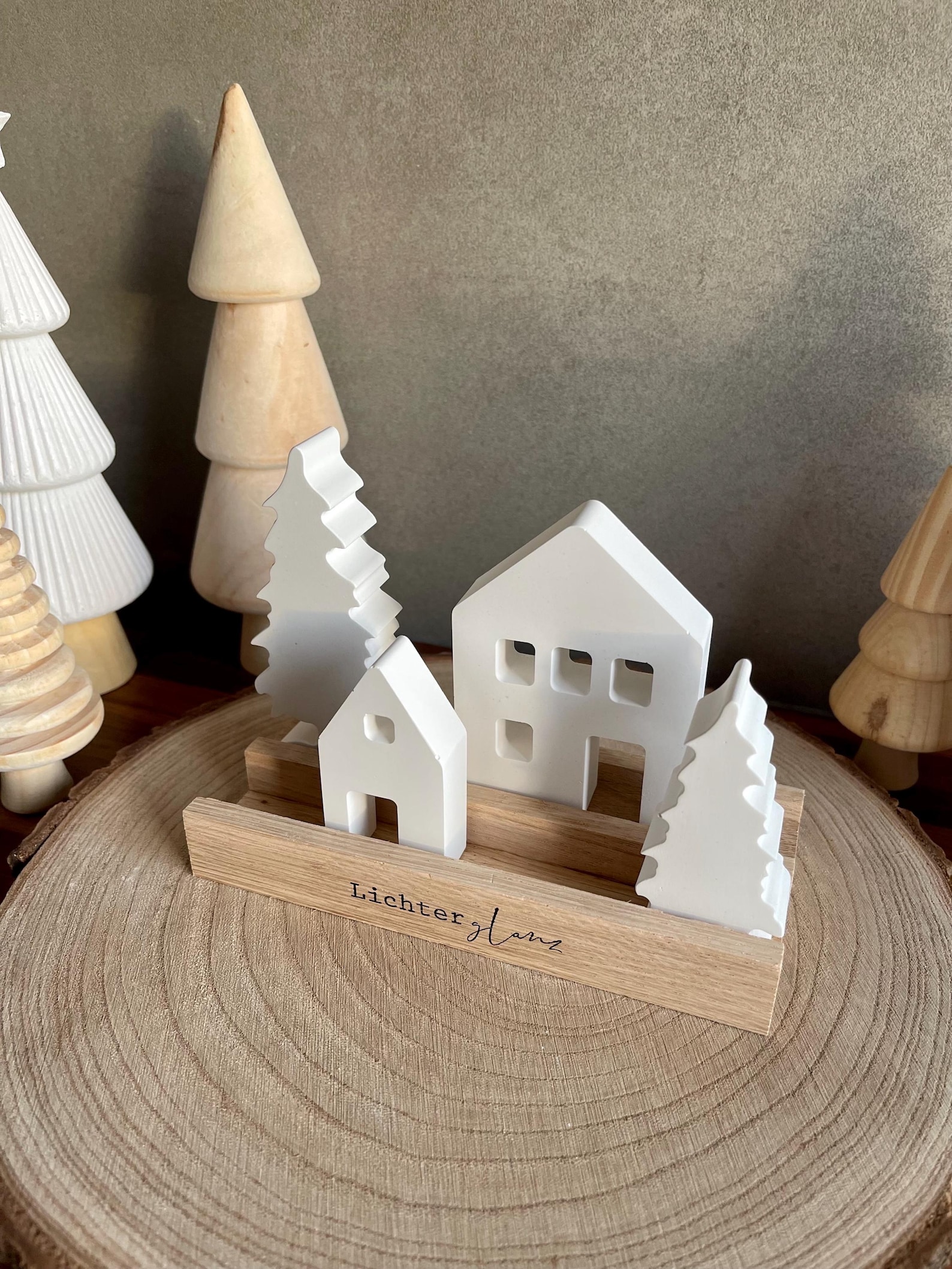 Raysin Winter Weihnachts Deko Set, Holzsockel mit Lichterhäusern und ...