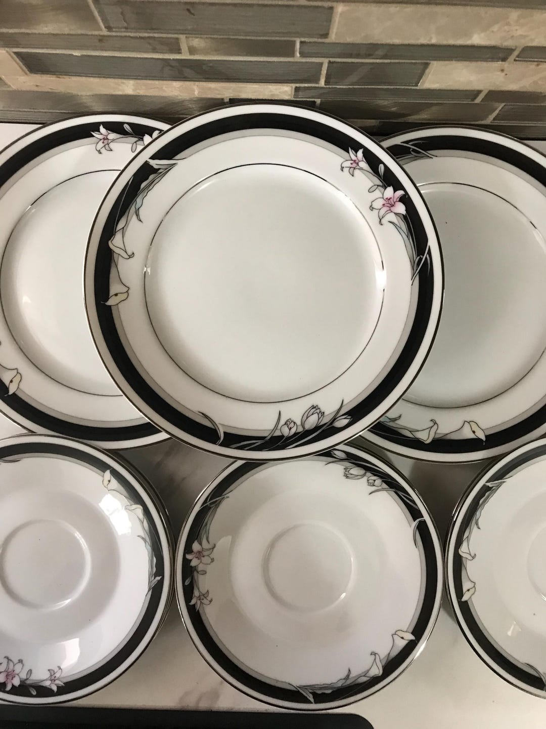Nine Japanese Nitto Kabuki White Lily Floral Black and Silver Rim Six ...