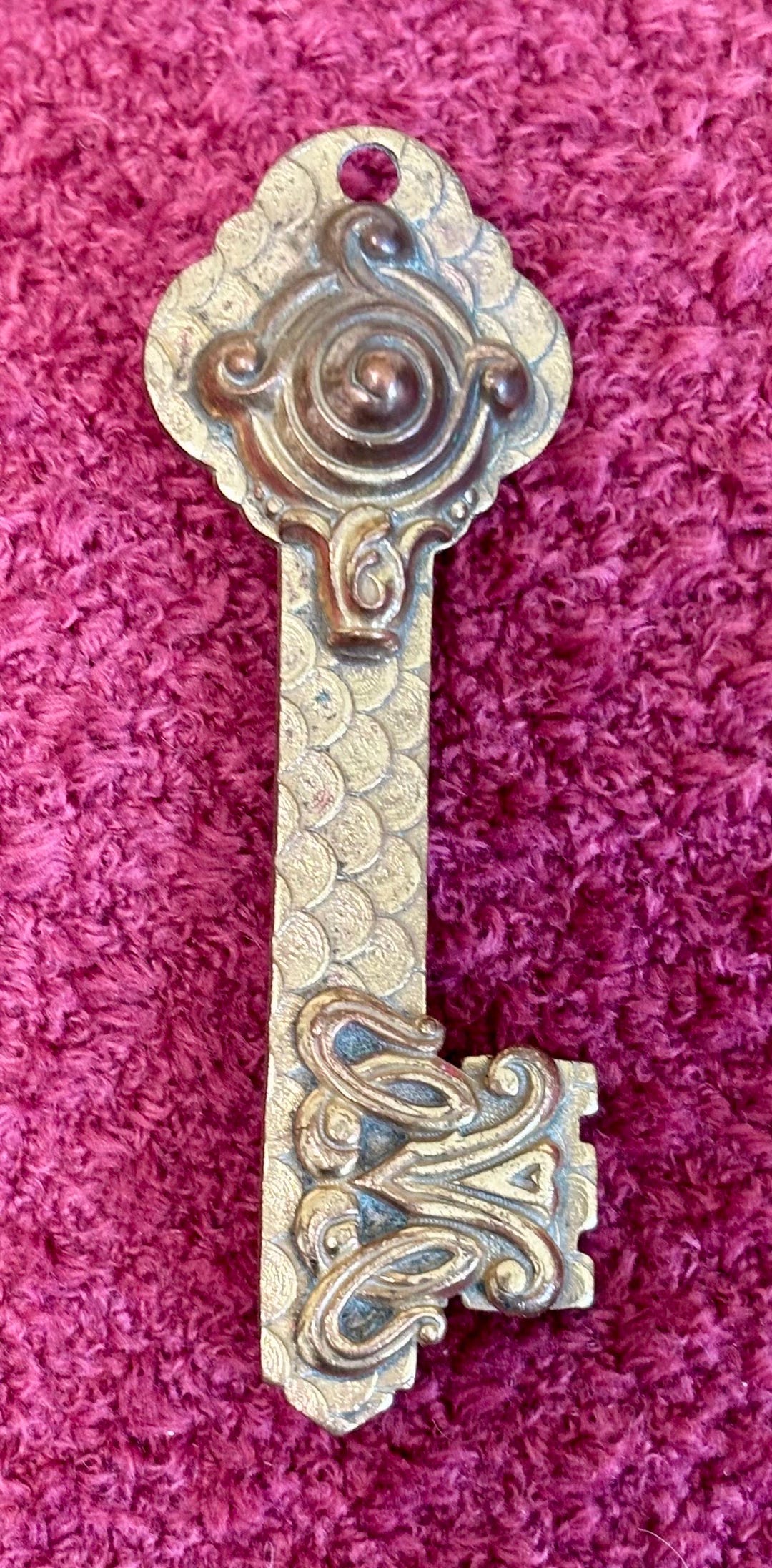 MCM Victorian Gold Tone Skeleton Key Brooch Pin Pendant Vintage Antique ...