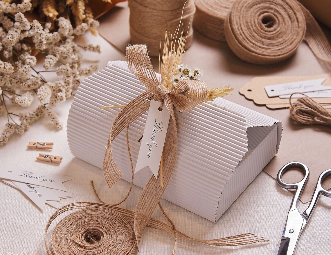 Set of 25 Gift Boxes for Presents 6.49 X 4.33 X 1.57 Inch Pillow Boxes ...