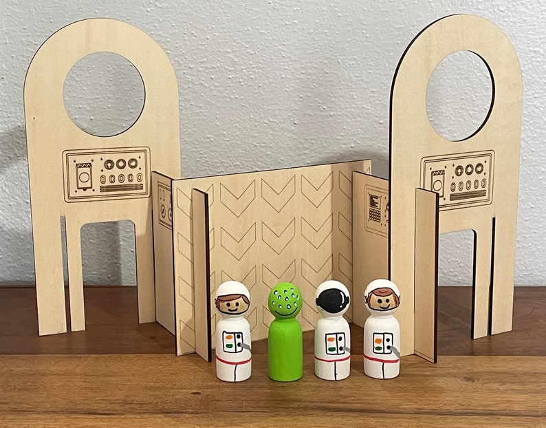 Space Ship and Astronaut Play Set - Etsy