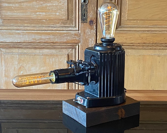 Slide Projector Upcycling Table Lamp - Etsy