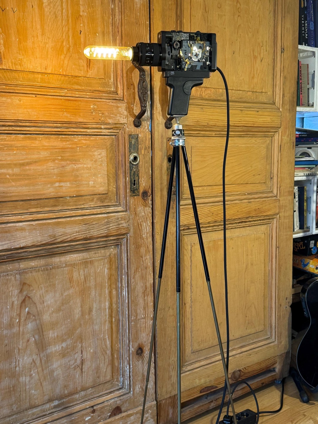 Vintage Camcorder & Tripod Upcycling Camera Lamp Floor Lamp - Etsy