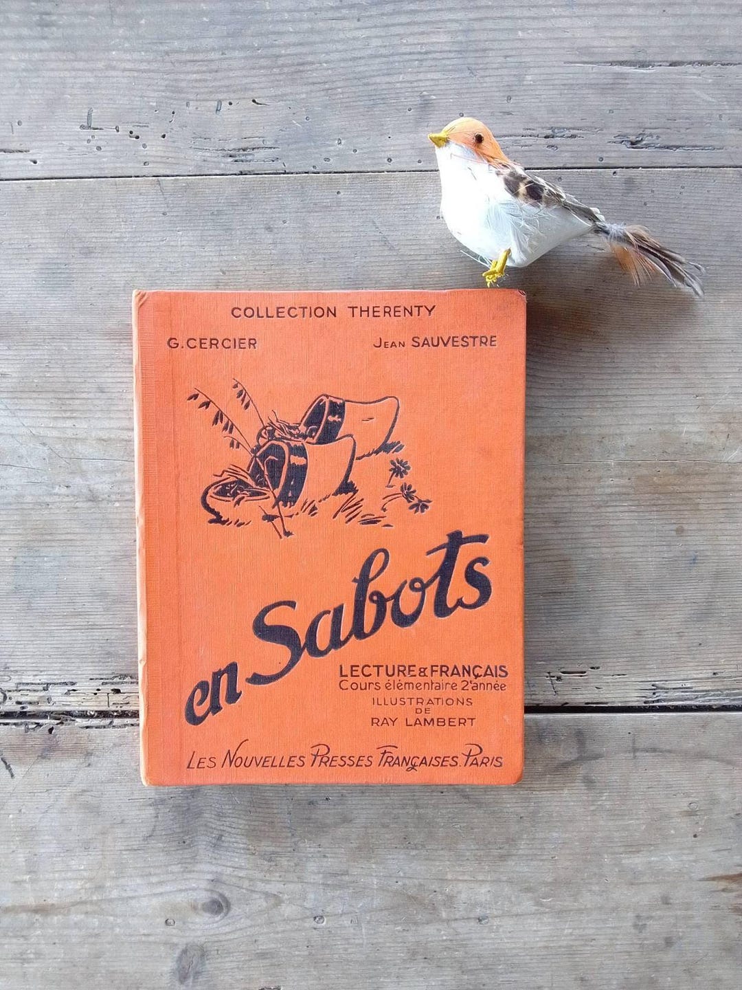 Charming Vintage 1940s Book 'en Sabots' - Retro Illustrations ...