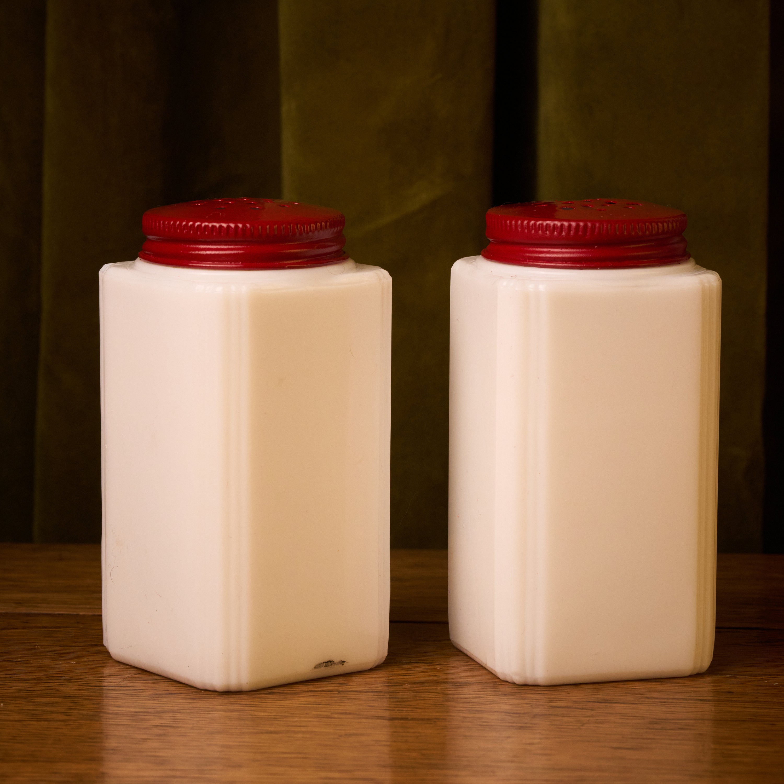 Vintage Mckee Tipp City Rooster Milk Glass Salt and Pepper Shakers Red ... Vintage Mckee Tipp City Rooster Milk Glass Salt and Pepper Shakers Red ...