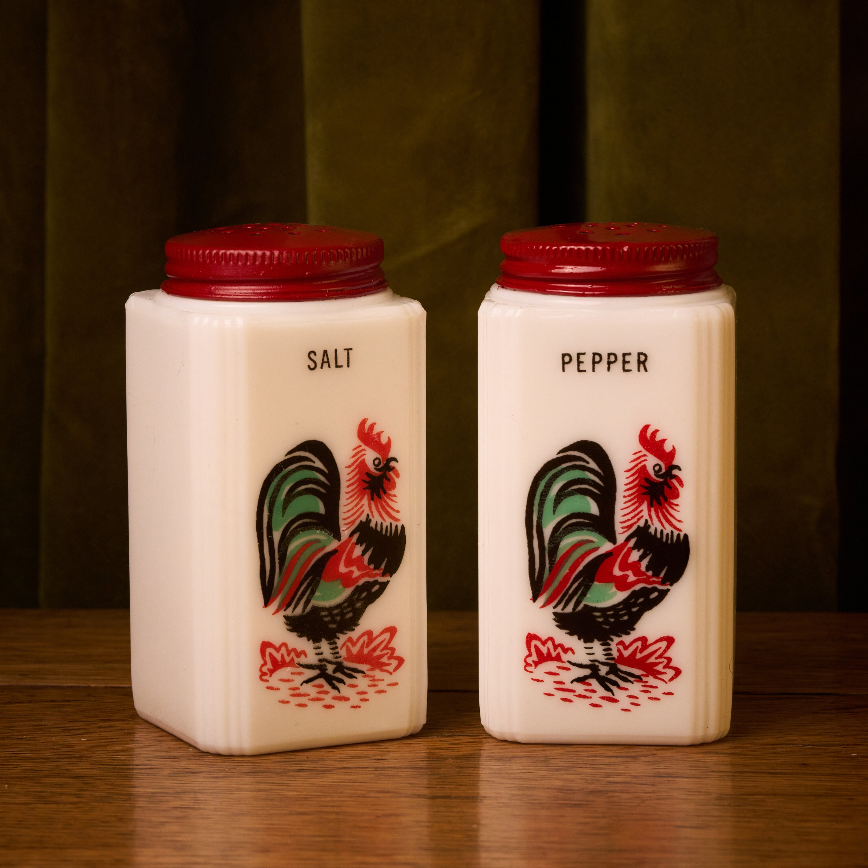 Vintage Mckee Tipp City Rooster Milk Glass Salt and Pepper Shakers Red ... Vintage Mckee Tipp City Rooster Milk Glass Salt and Pepper Shakers Red ...