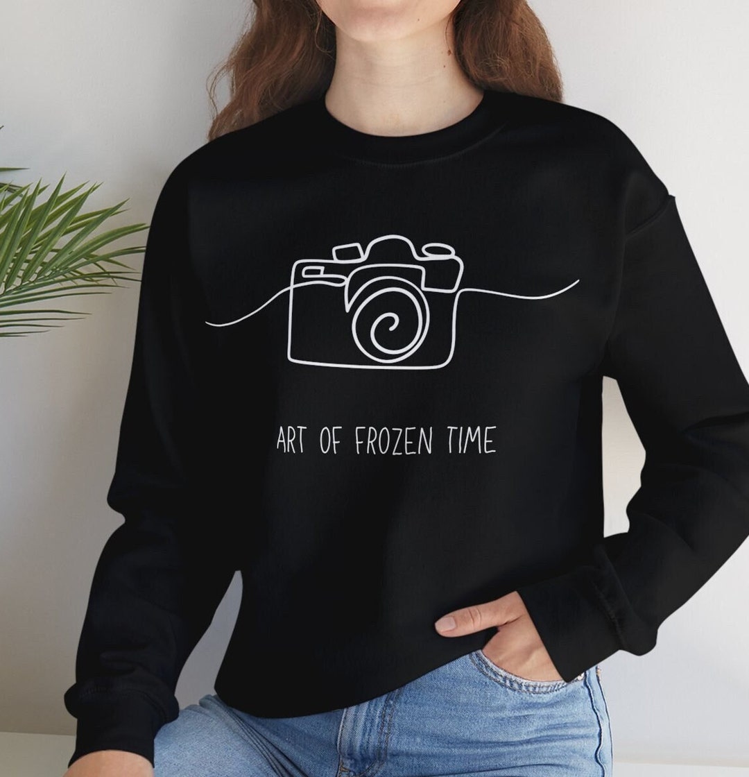 Art of Frozen Time Photography T-shirt Gift for Photographer Line Art ...