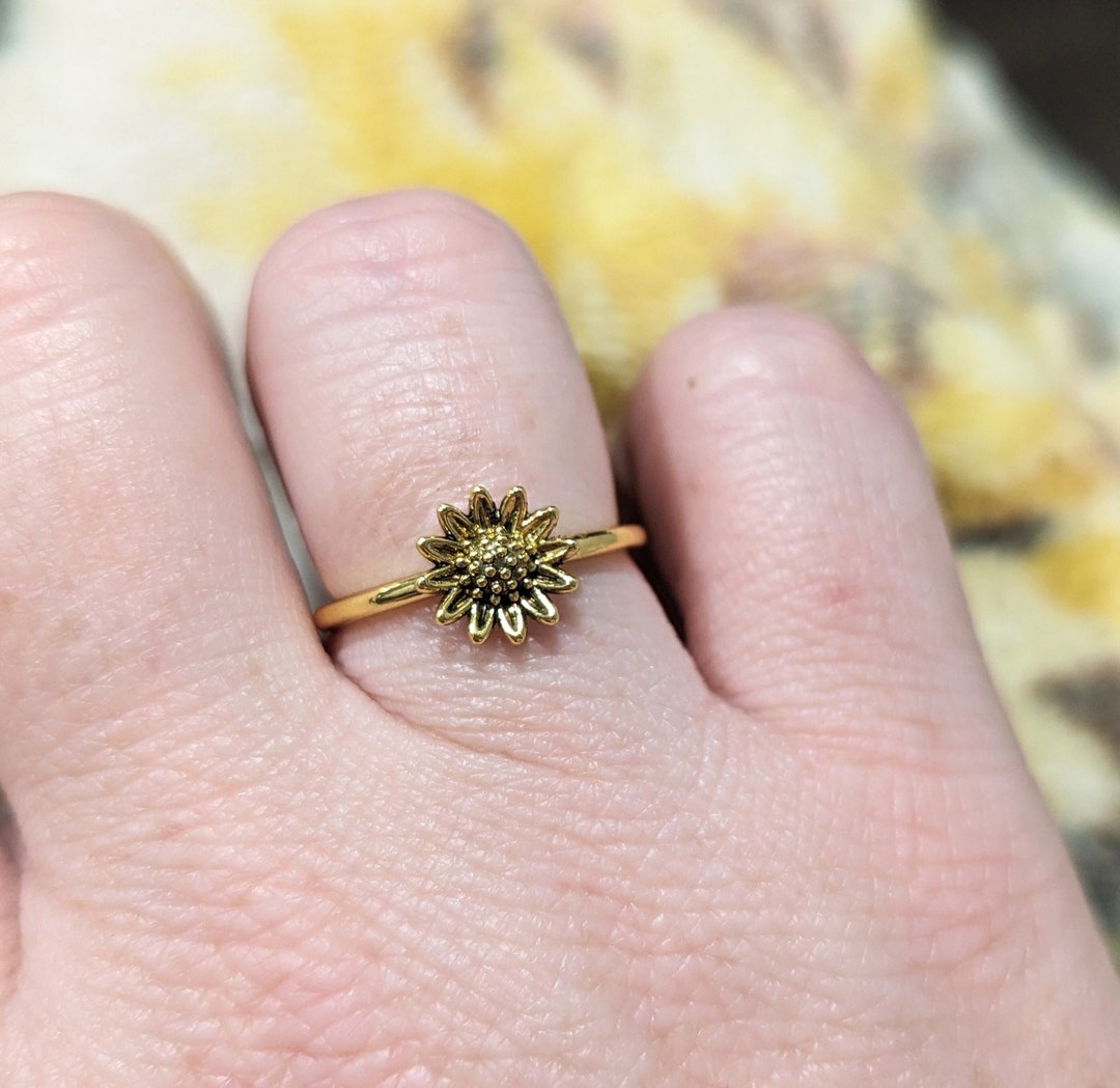 Sunflower Ring | Tiny Flower | Vintage Inspired | Gold Tone | Fashion ...