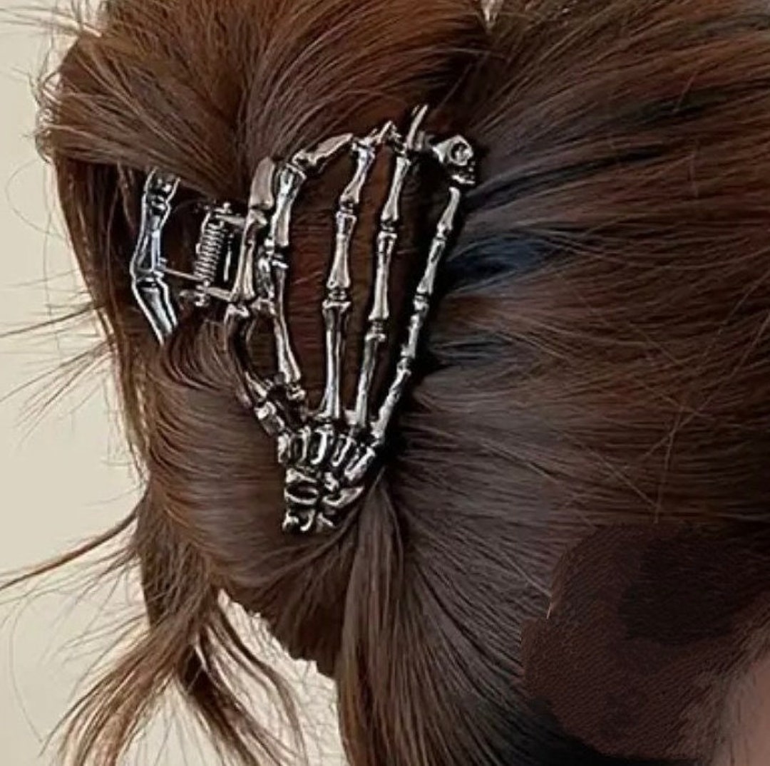 Skeleton Hands Hairclip | Silver | Skulls | Hair | Bones | Y2K | 90s ...