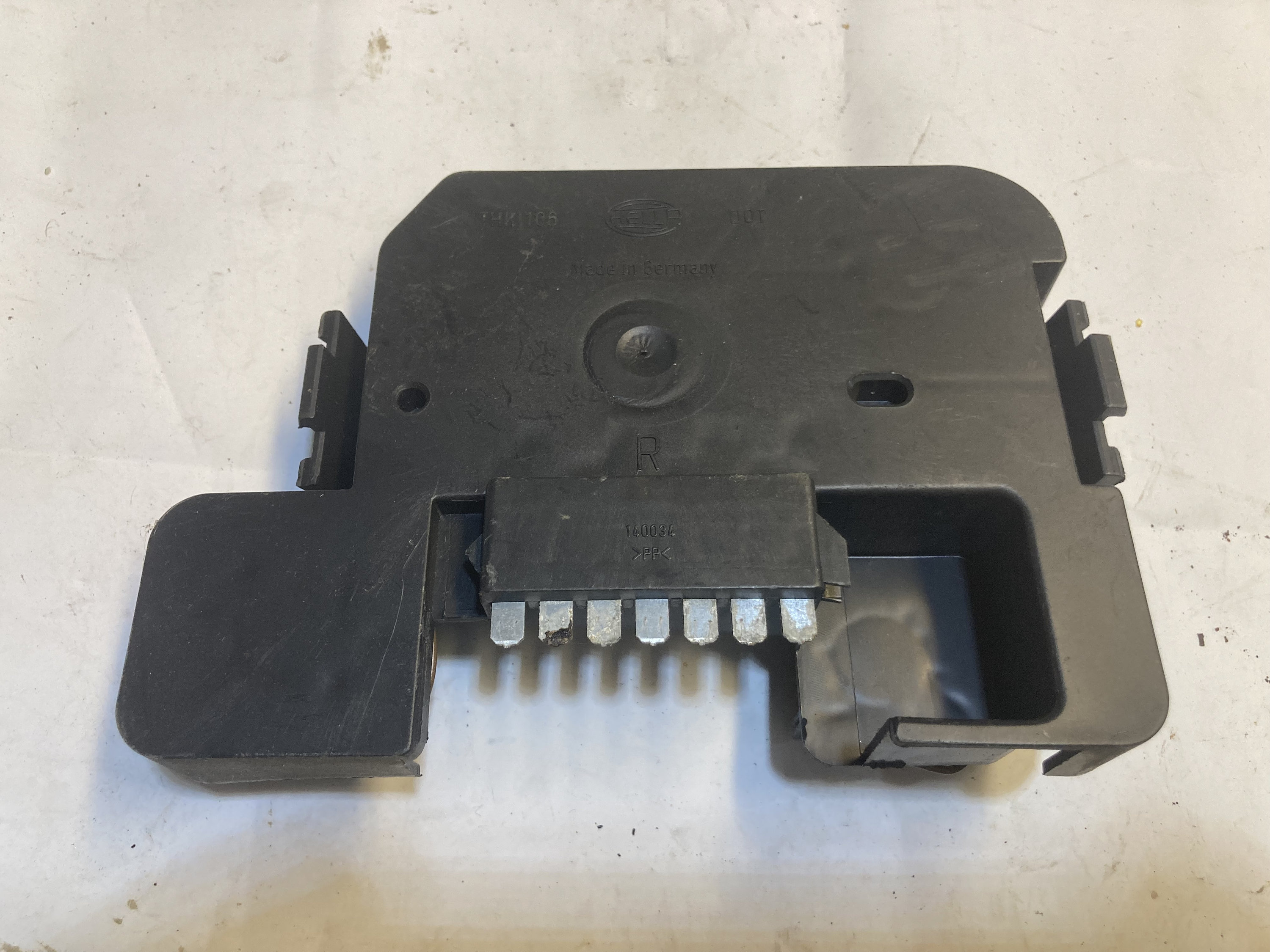 Saab 9000 Tail Light Bulb Socket Housing RH 9084047 140034 - Etsy