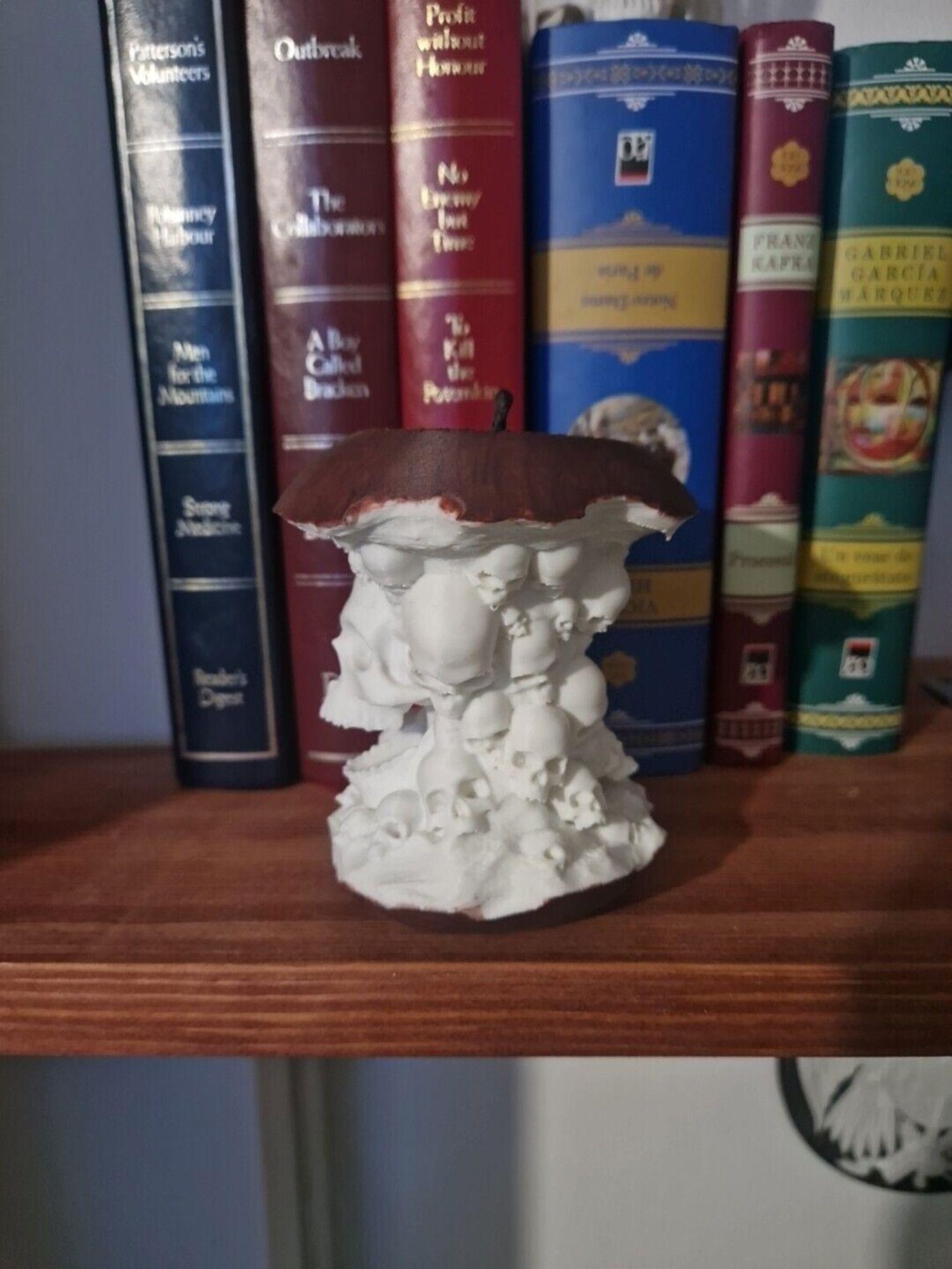 Snow White Poisoned Apple, Gothic Design Art Decor Skull Apple Hand ...