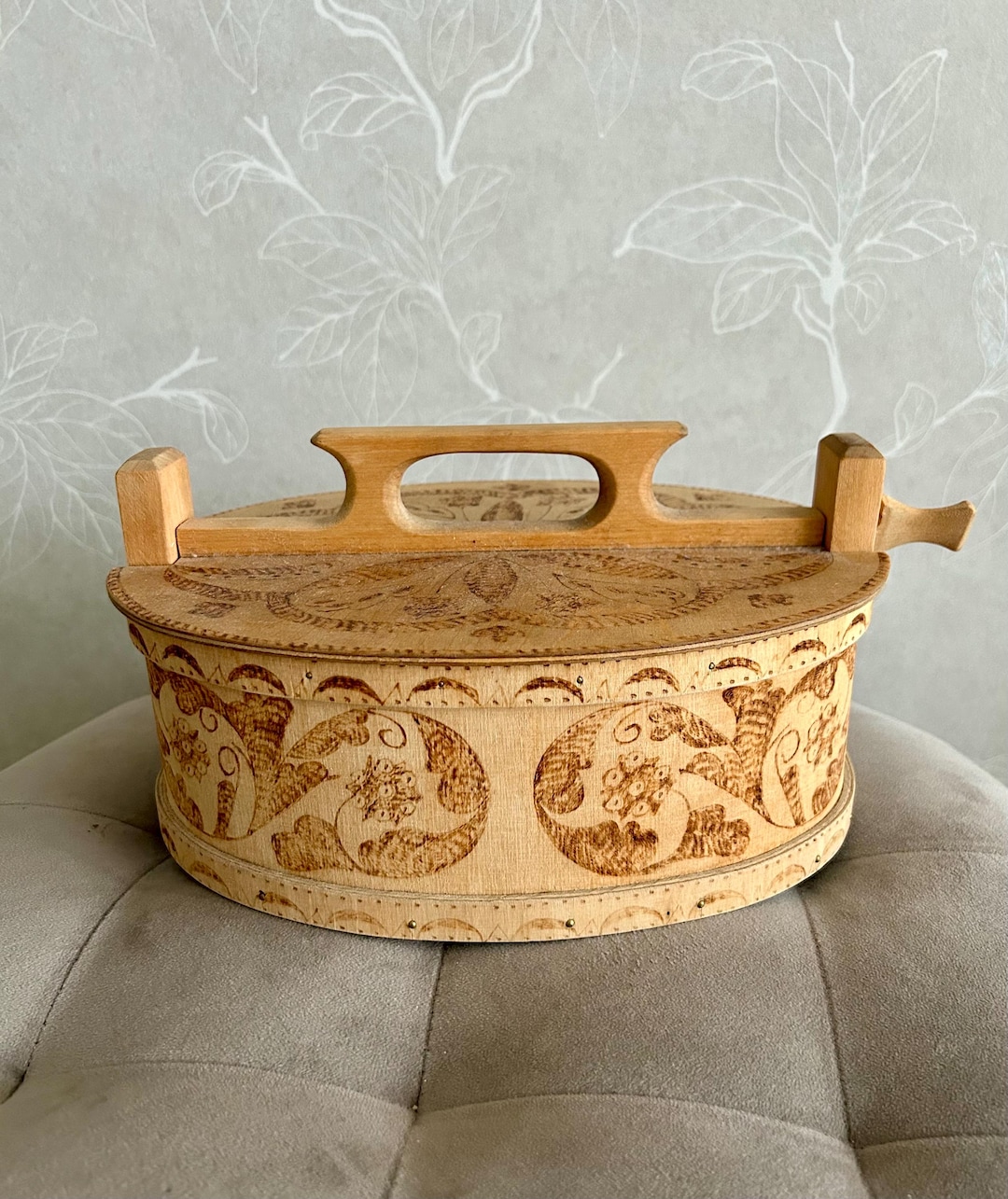 Vintage Cake Tine Box Handmade Rosemaling of Norway Antique Cake Holder ...