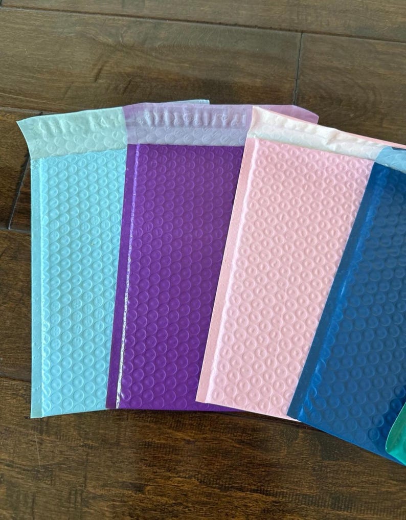 10 OR 20 Pack - 6x9" Beautiful Mix of 5 Colors Designer Bubble Mailers ...