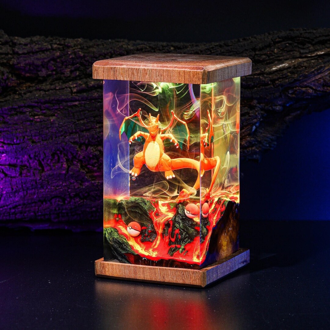 CHARIZARD Pokemon Epoxy Lamp, Custom Pokemon Resin Lamp, Pokemon ...