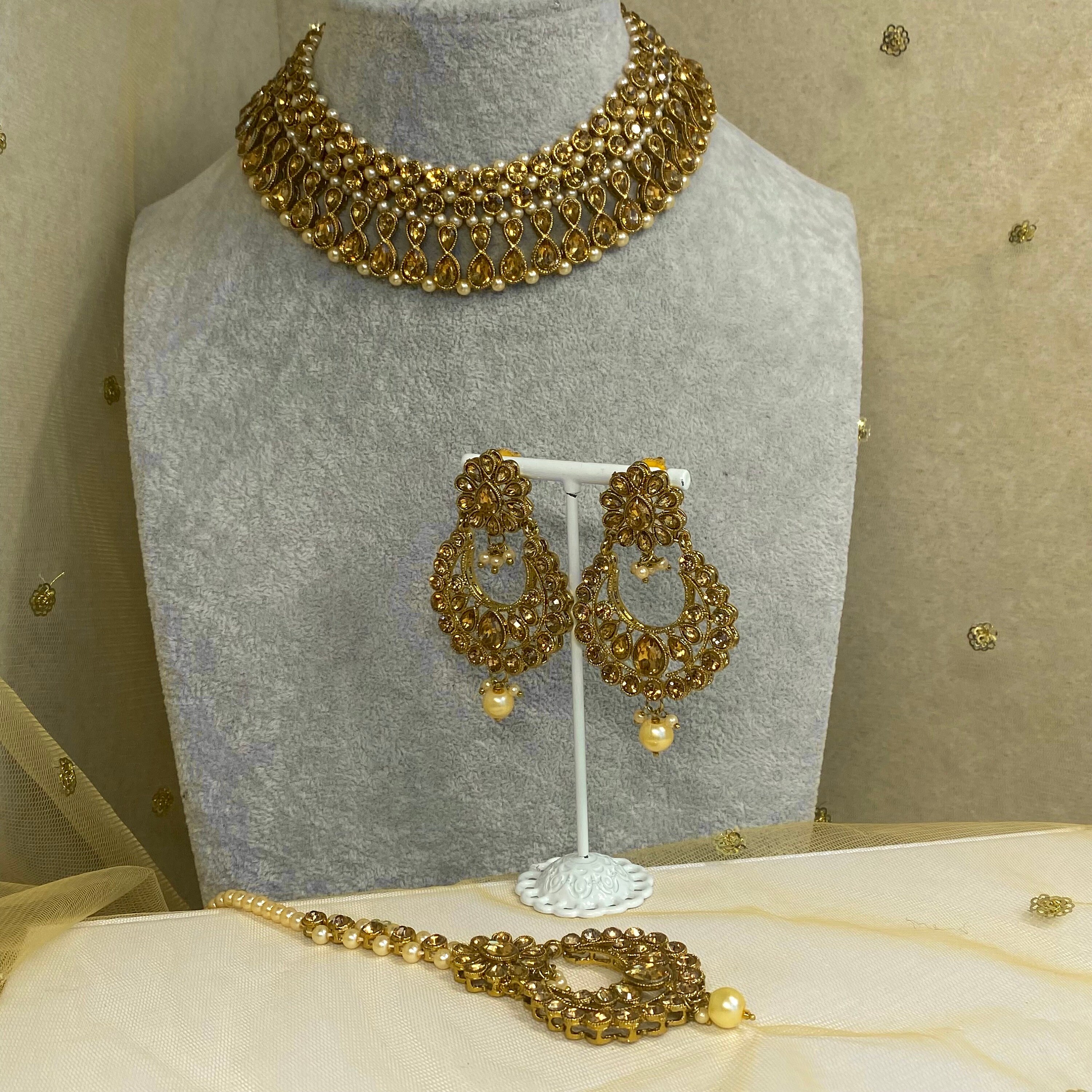 Golden Necklace Set Earring/ Tikka/ Tikli/ Indian/ Pakistani/fashion ...