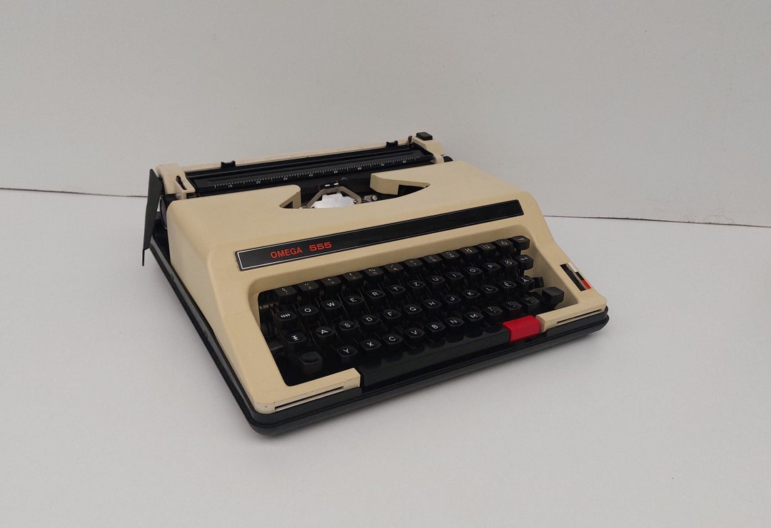 Vintage Omega 555, Cream White Typewriter, Working Typewriter, Retro ...