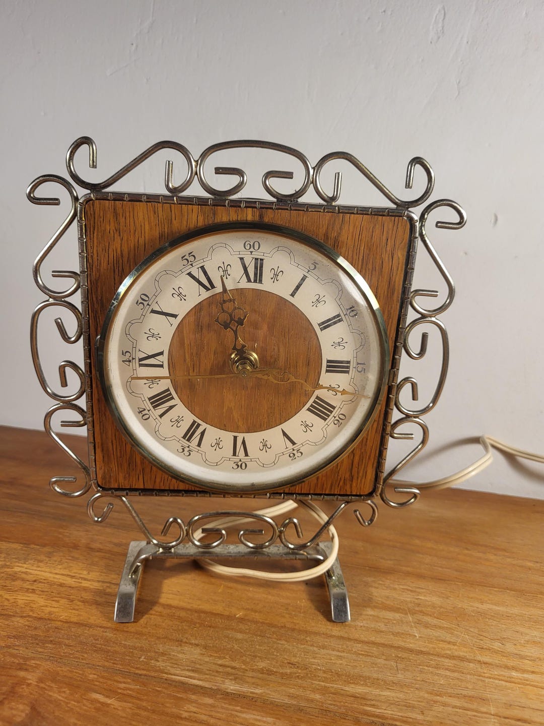 Vintage Clock in Excellent Working Order. 1950s Table Clock. - Etsy