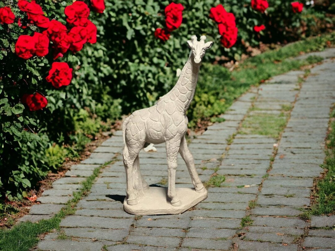 Standing Giraffe Garden Statue Large Giraffe Concrete Sculpture Massive ...