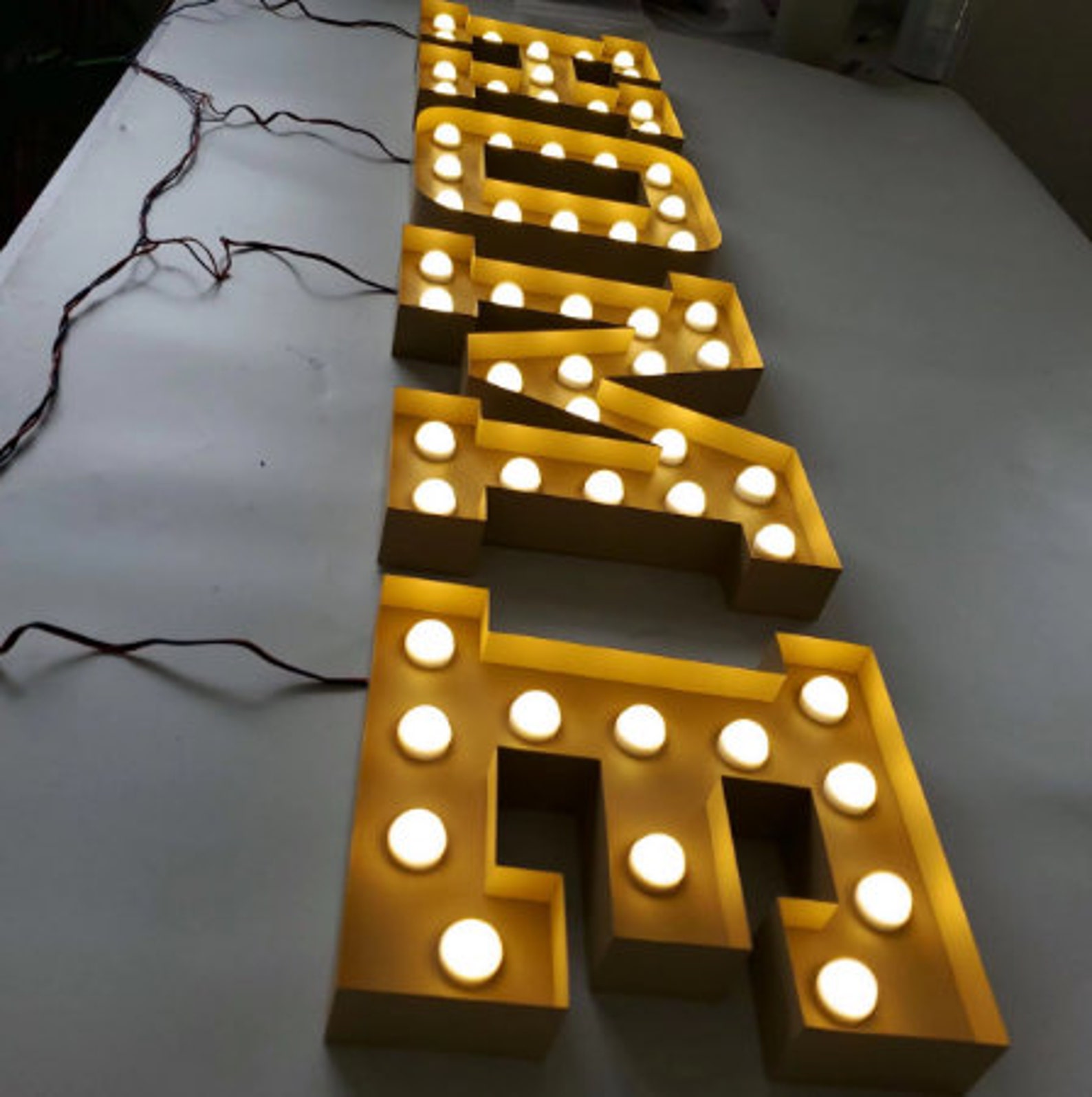 Retro Bulb Sign, Illuminated Custom Lightbox Sign, Custom Light Bulb ...