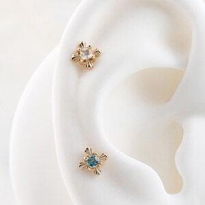 14k Solid Gold Floral London Blue Topaz Stud/labradorite Starburst ...