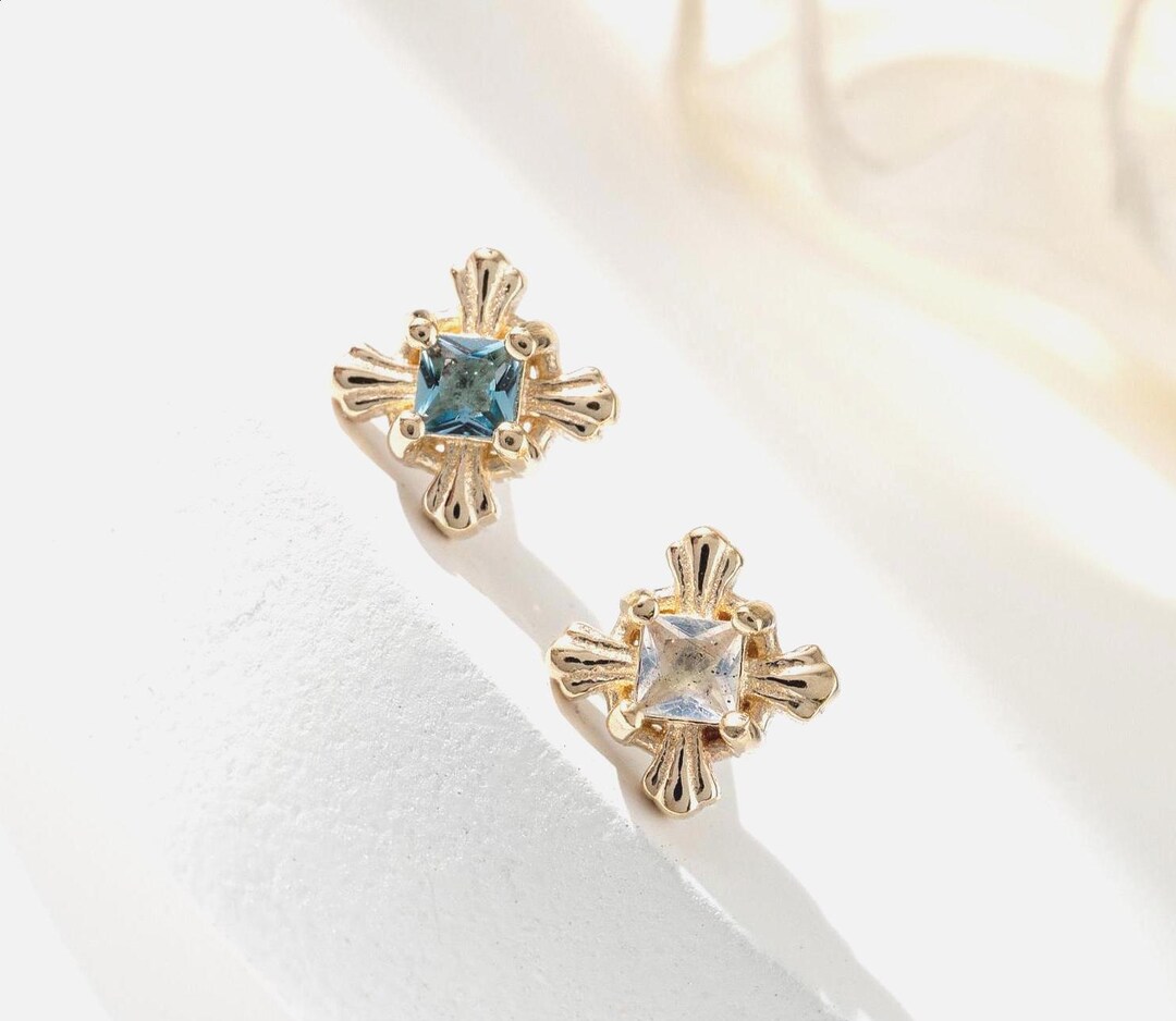 14k Solid Gold Floral London Blue Topaz Stud/labradorite Starburst ...