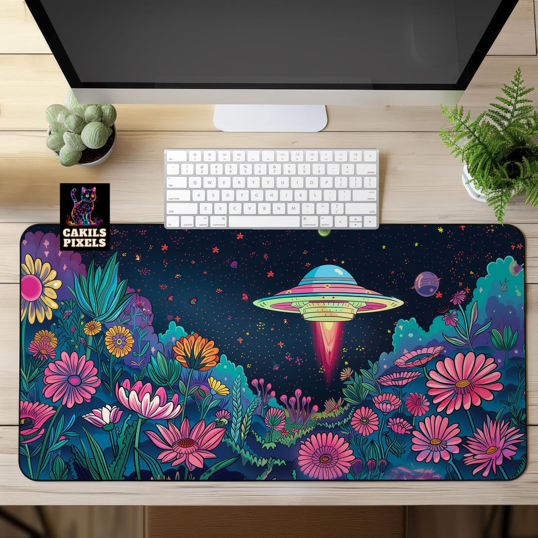 Fantastic Planet Desk Mat, Spaceship Non Slip Mouse Pad, Large Gaming ...