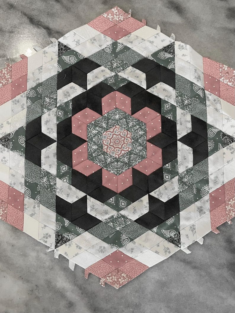 PDF Bouquet of Flowers EPP Table Topper Pattern (by Belinda) With Printable Pieces - Etsy