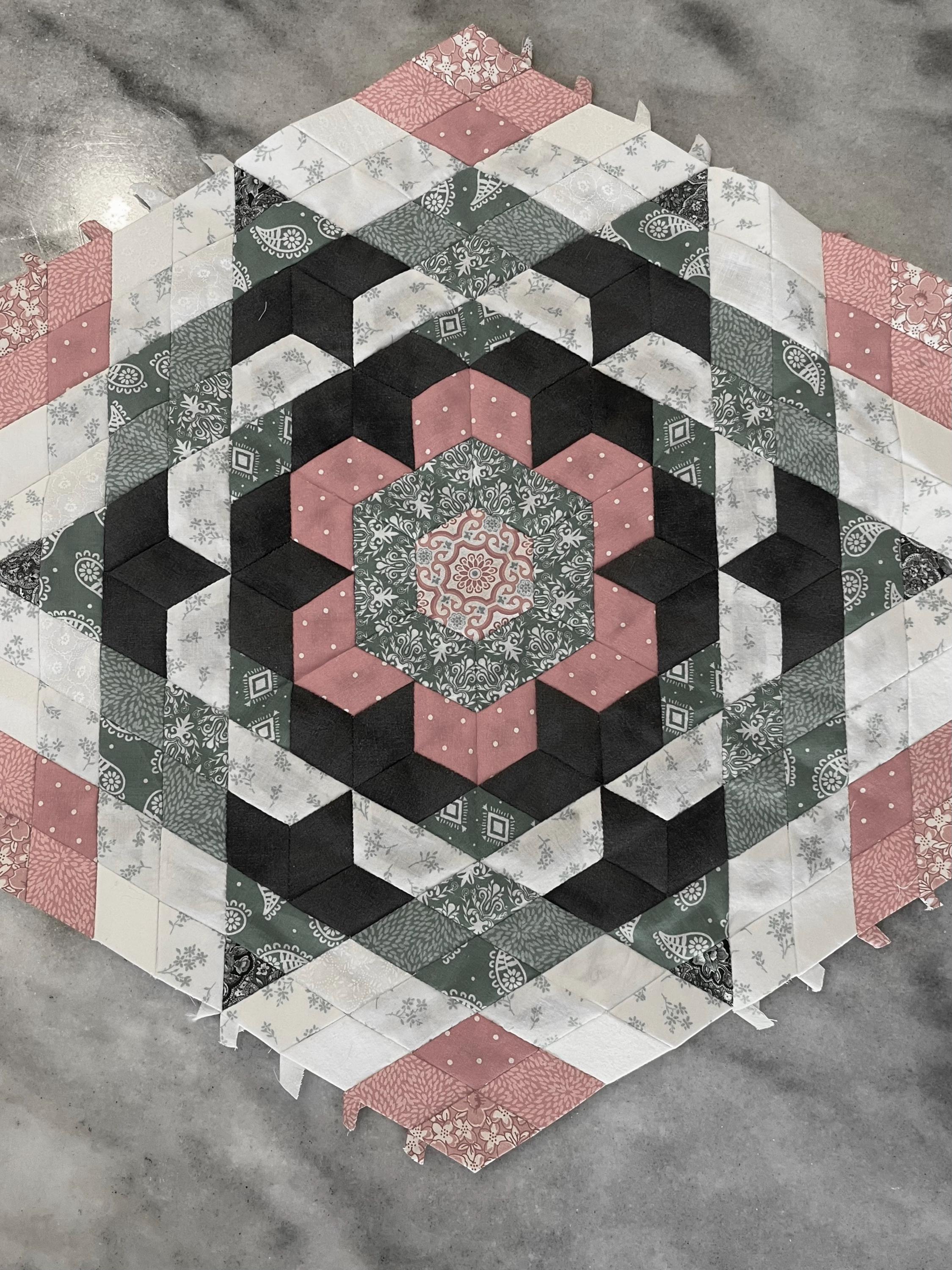 PDF Bouquet of Flowers EPP Table Topper Pattern (by Belinda) With ...