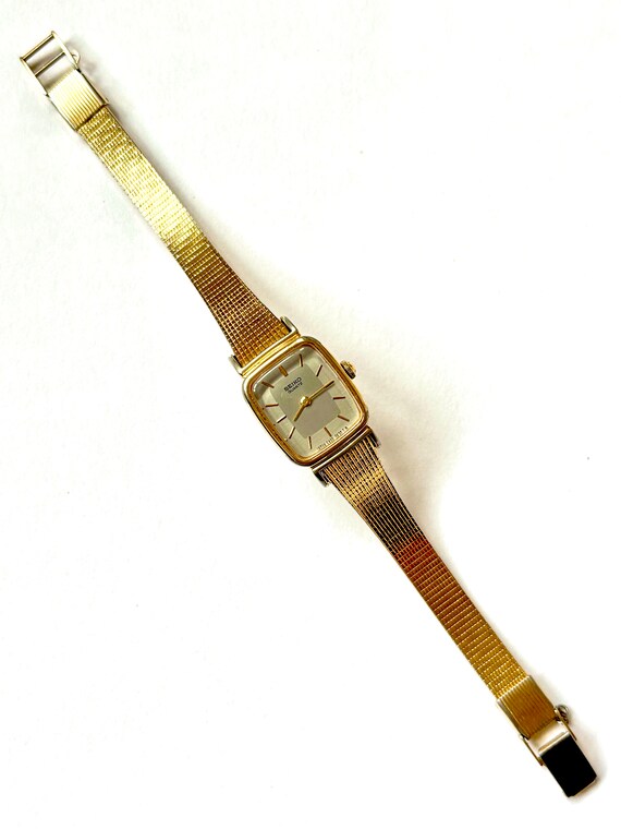 Rare 70s Vintage dainty Seiko watch for ladies. Petit… - Gem