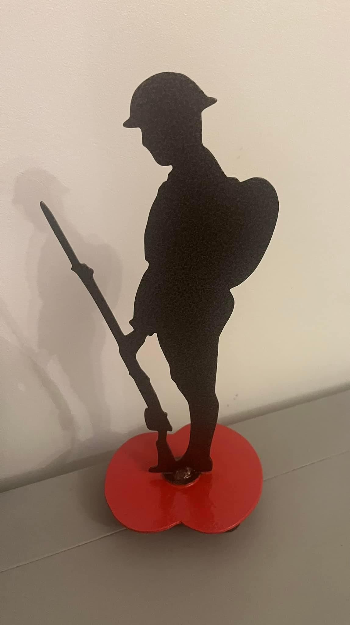 Lest We Forget Tommy Soldier Silhouette Military Statue Remembrance Day ...