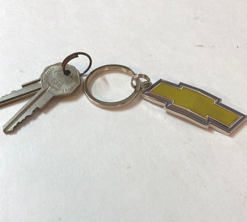 CHEVY Square Body 1973-1987 Chrome Plated Diecast Truck Grill Emblem ...