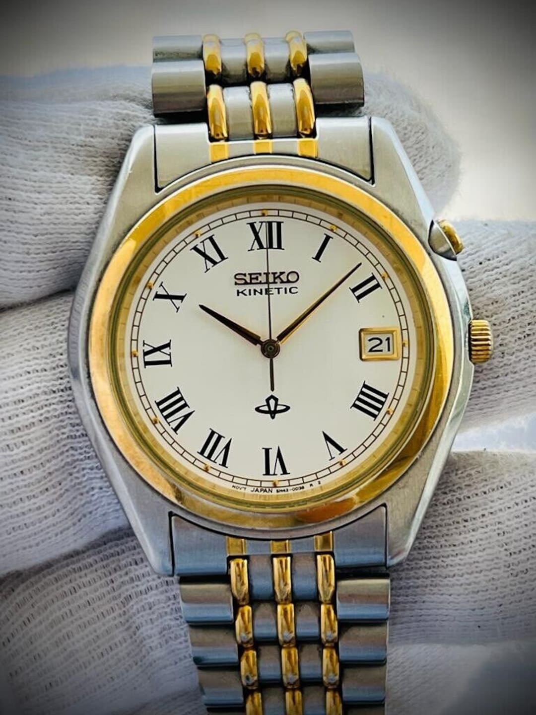 100% Genuine Vintage Seiko Kinetic Quartz Date Slim Mens Watch, Japan ...
