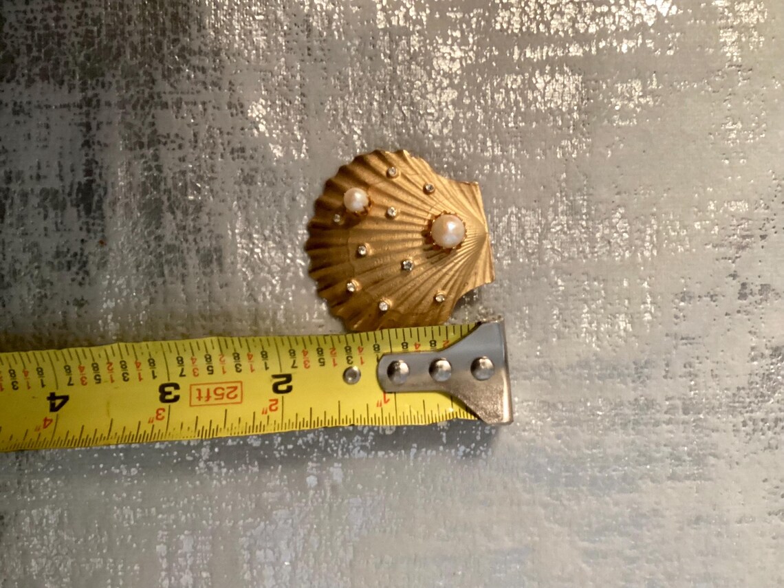Clam Sea Shell With Pearls and Crystal Golden Vintage Capri French ...