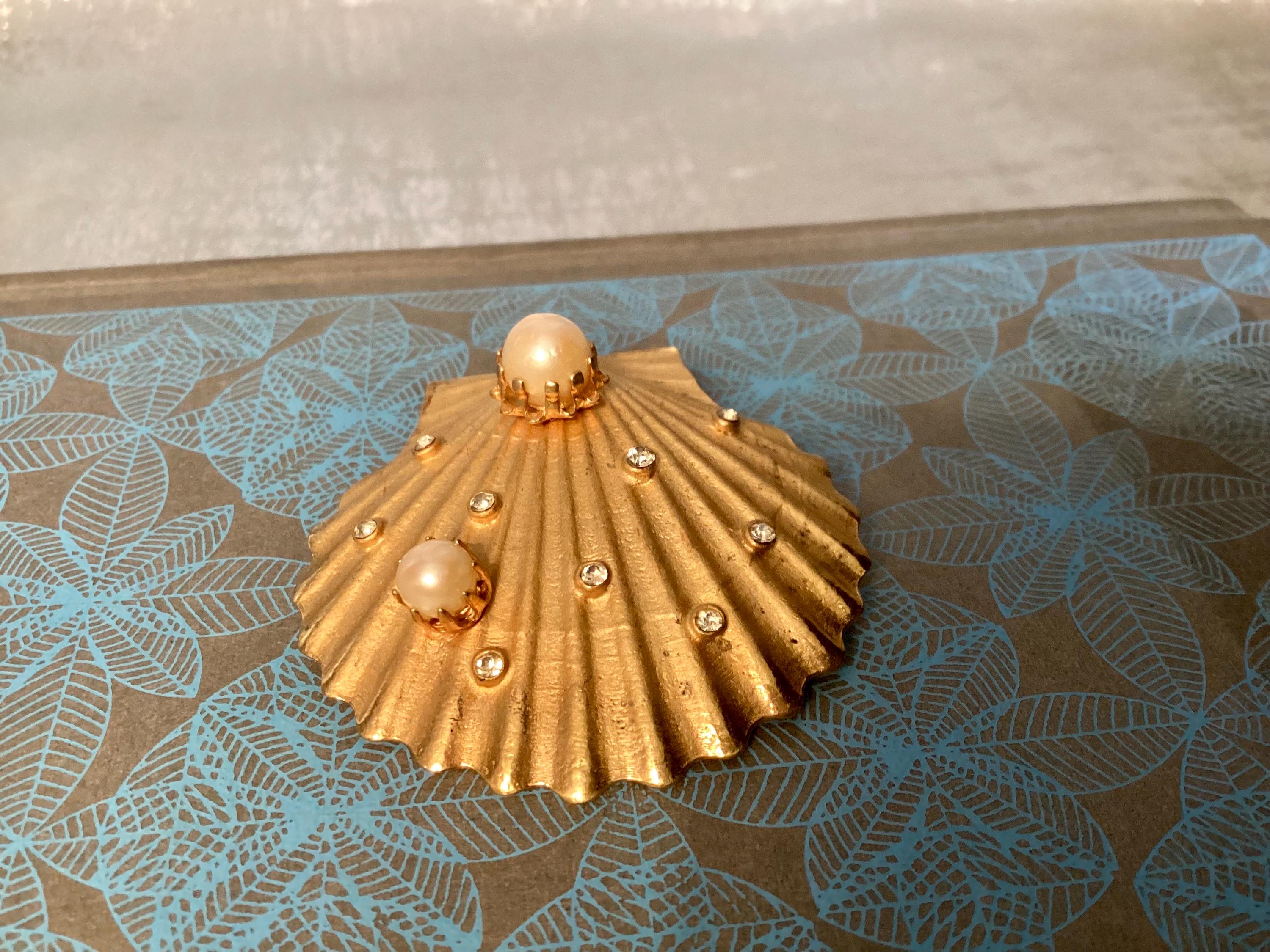Clam Sea Shell With Pearls and Crystal Golden Vintage Capri French ...