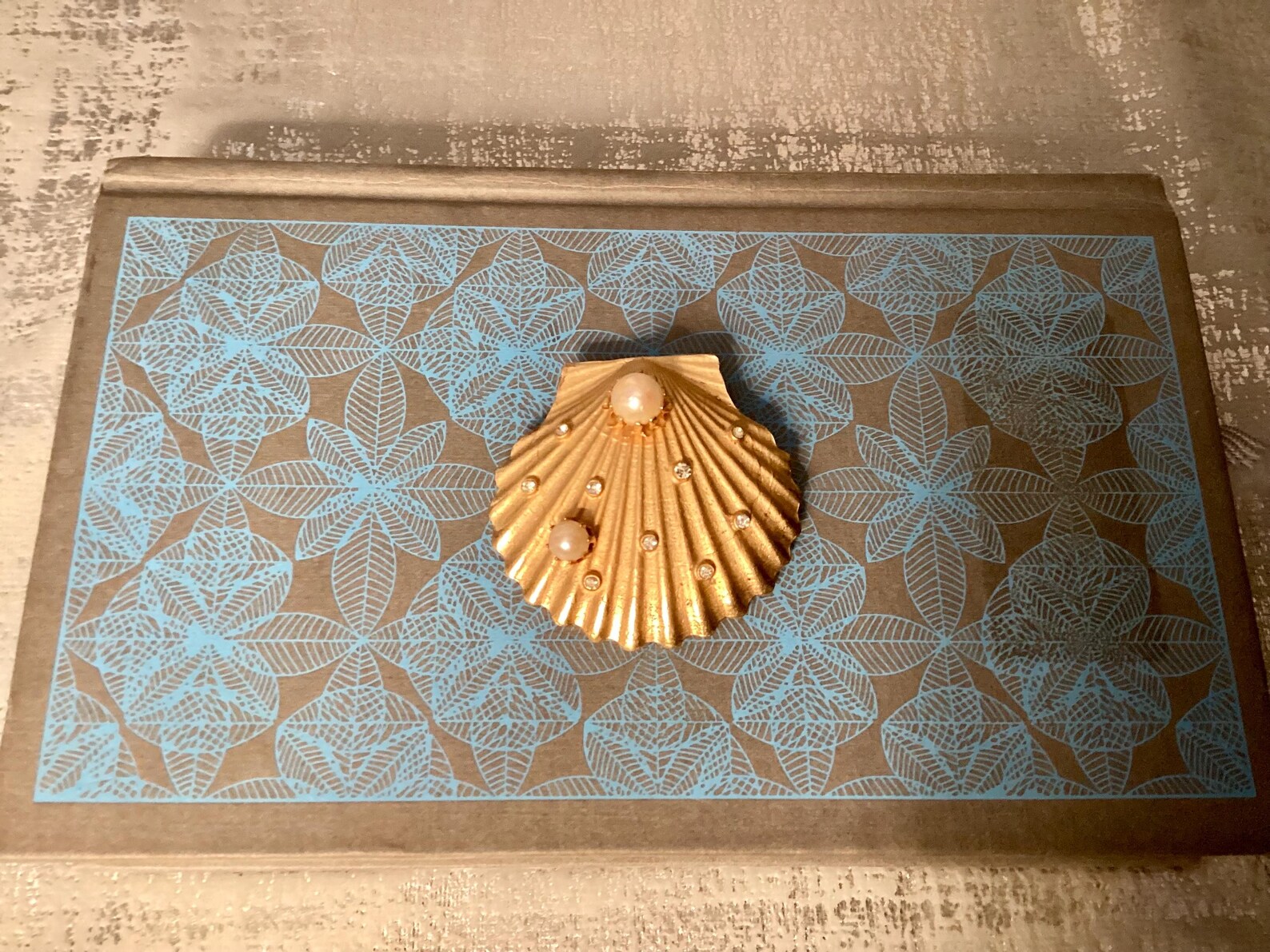 Clam Sea Shell With Pearls and Crystal Golden Vintage Capri French ...