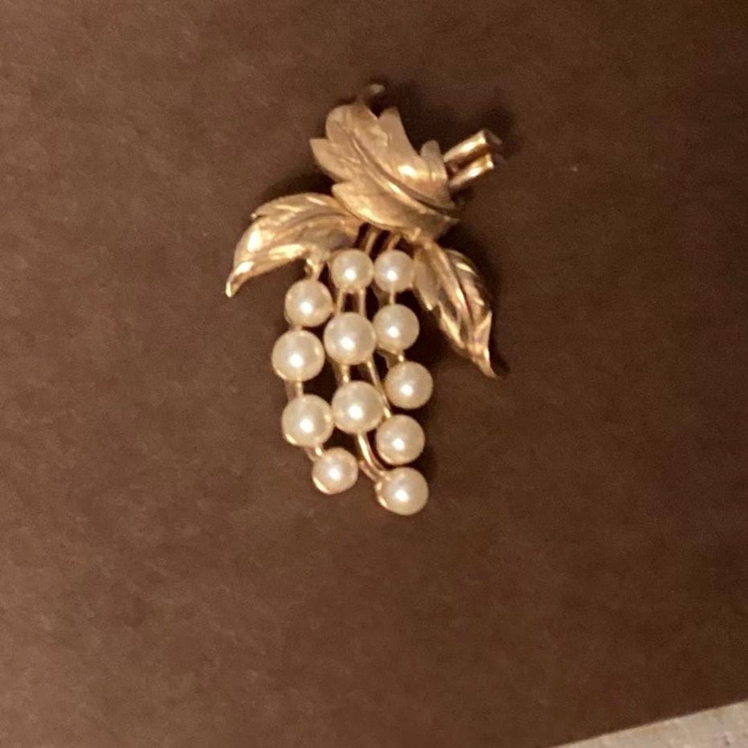 Trifari Signed Gold and Pearl Grape Cluster Brooch - Etsy
