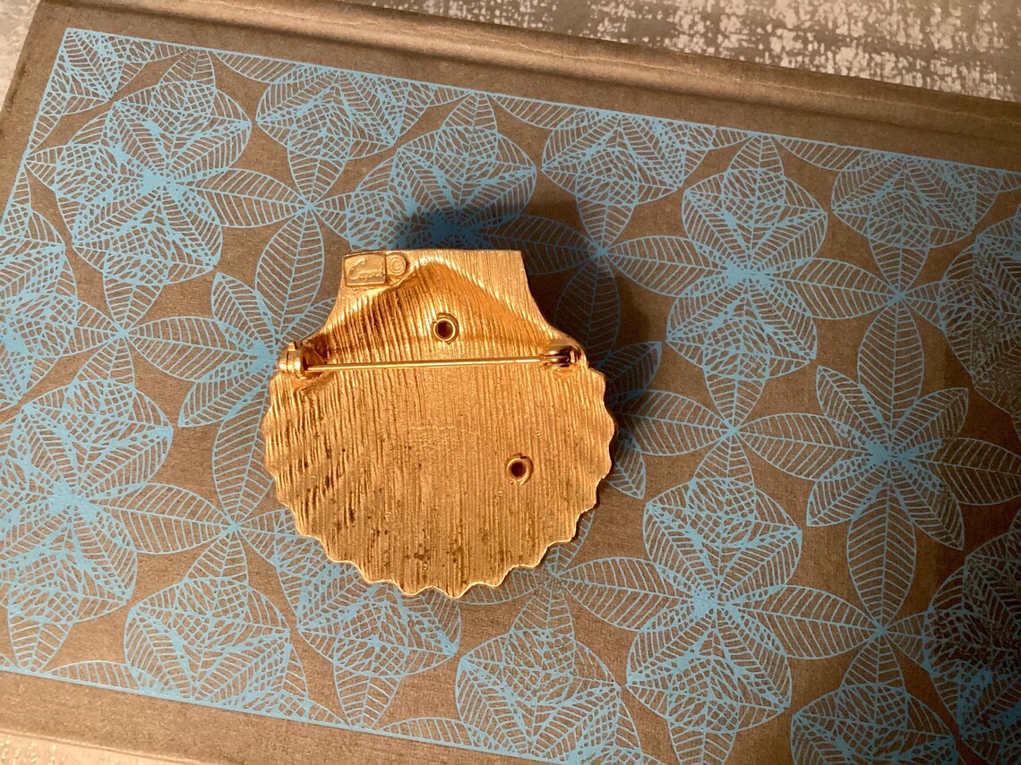 Clam Sea Shell With Pearls and Crystal Golden Vintage Capri French ...