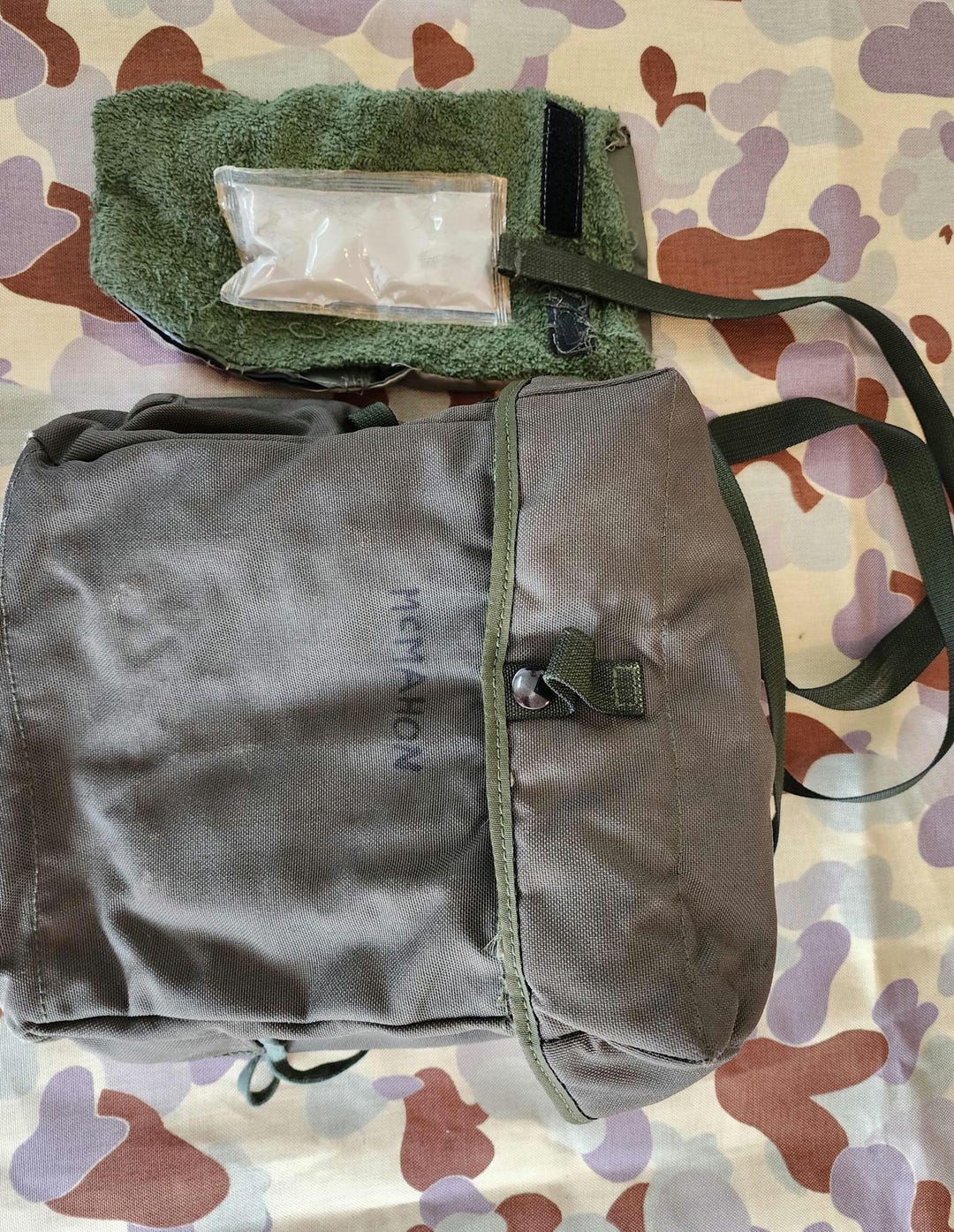 Avon S10 Gas Mask Haversack Pouch Shoulder Bag Respirator British ...
