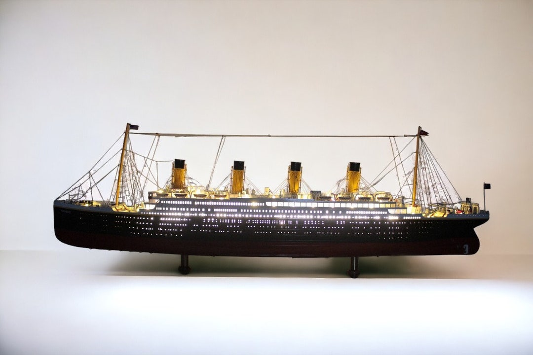 Model 40 RMS Titanic Ship with Lighting RMS Titanic Model Ship - Etsy Portugal