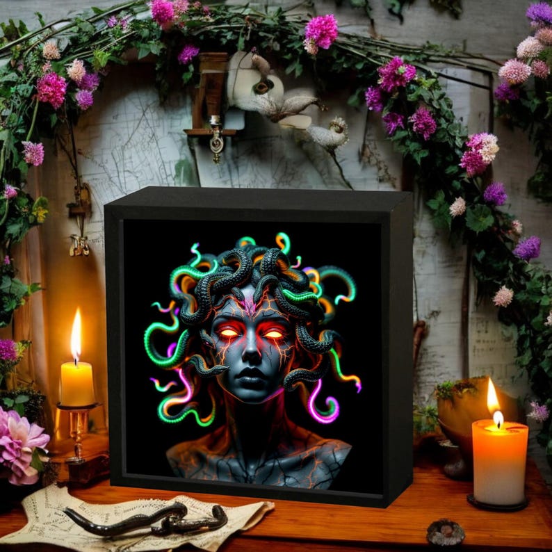 Medusa Night Light – Mythological LED Lamp, Elegant Greek Myth Decor ...