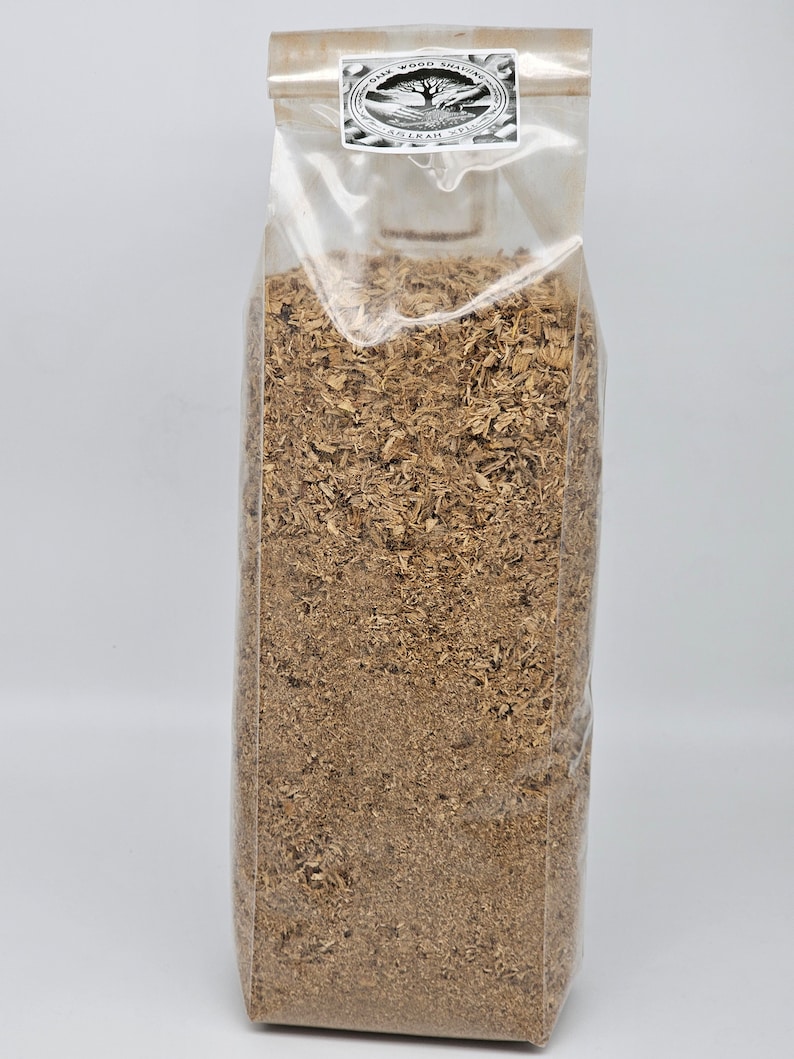 Chemical-free Sawdust, Sustainably Sourced Hardwood, Dry Medium-fine ...