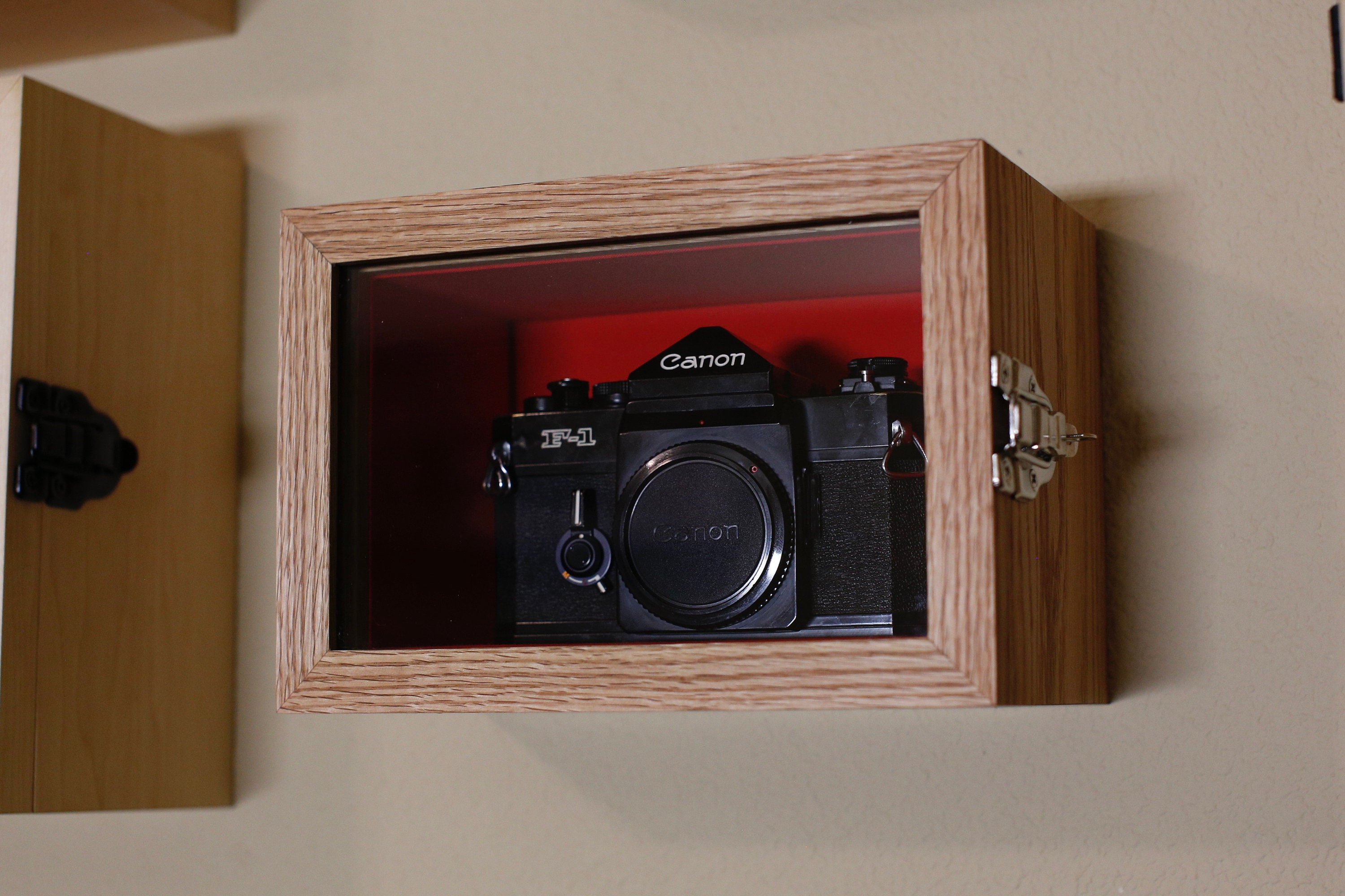 Wall Mounted Display Case Vintage Camera Display Case 35mm Film Camera ...