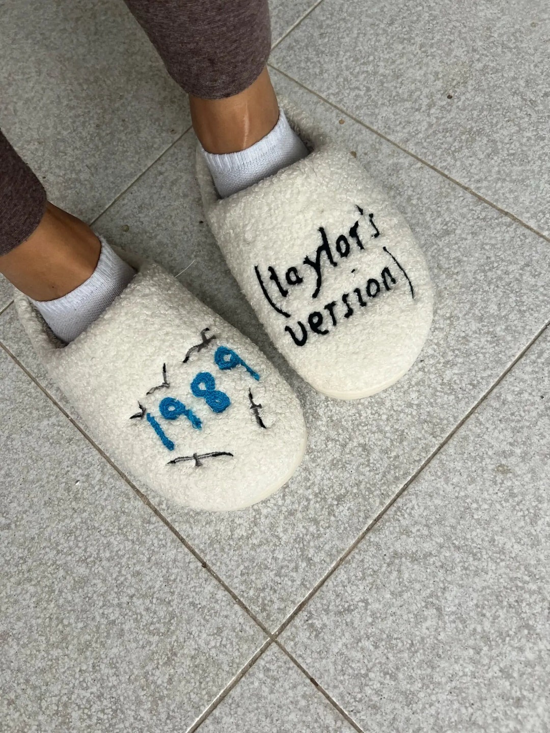 1989 Taylor's Style Home Women's Slippers Fuzzy Comfy Flat Taylor Swift ...