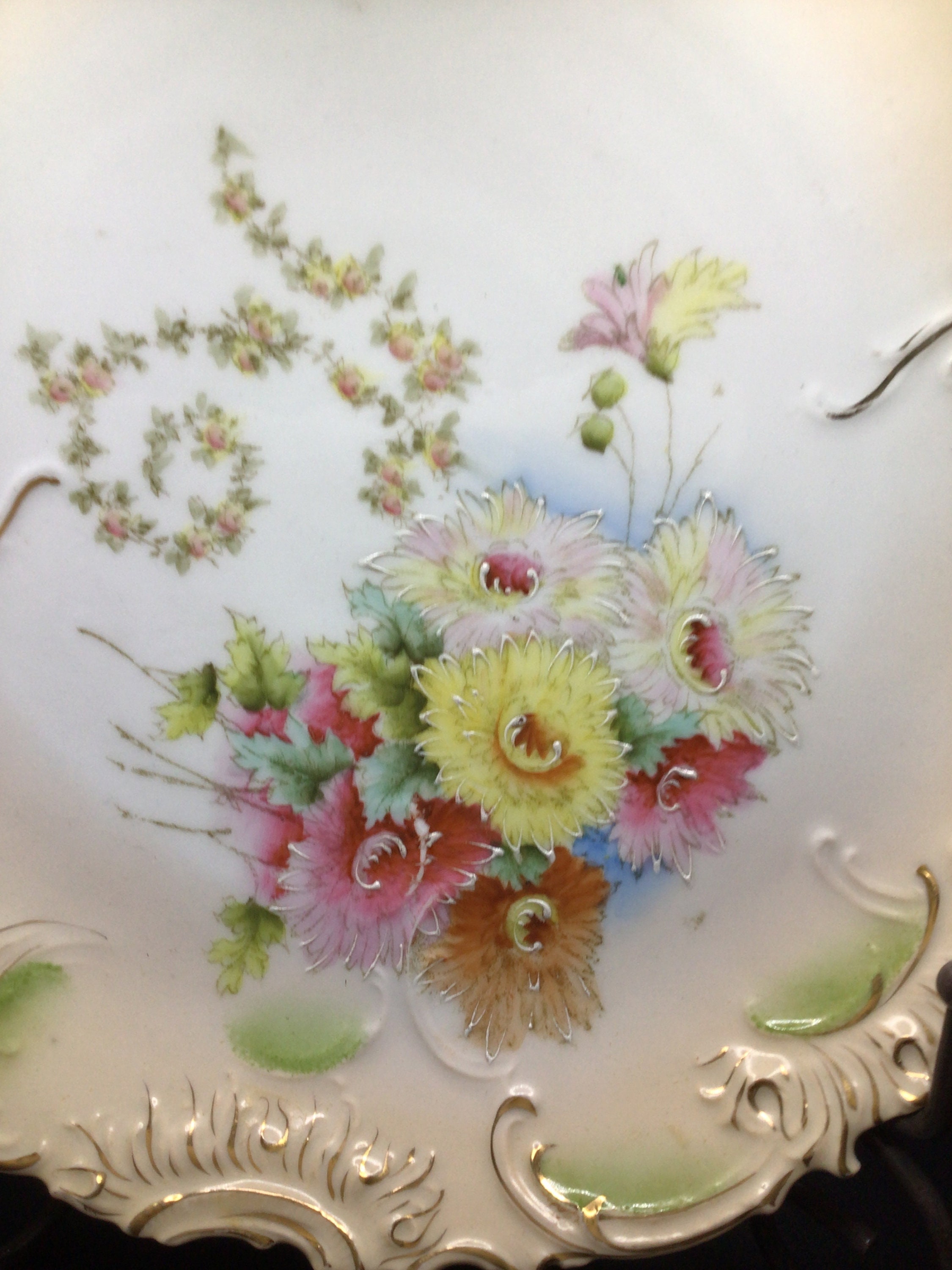 Decorative Plate. Scalloped Edges With Flowers in Middle - Etsy