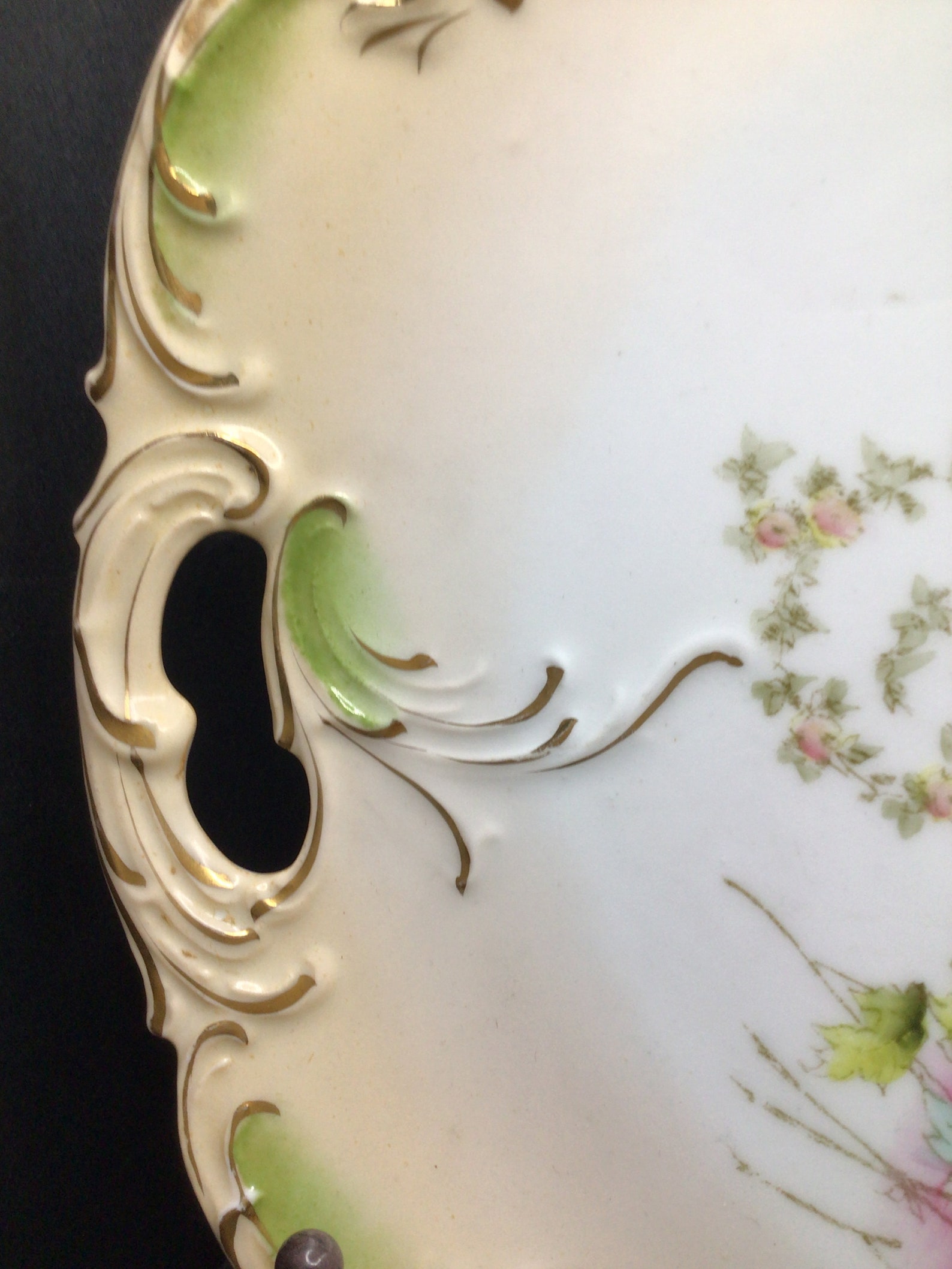 Decorative Plate. Scalloped Edges With Flowers in Middle - Etsy