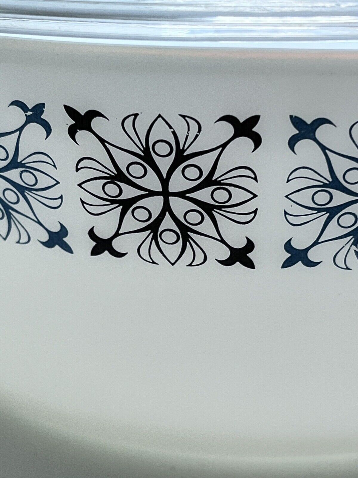 Vintage JAJ /crown Pyrex Chelsea Pattern Casserole Dish 658 Excellent ...