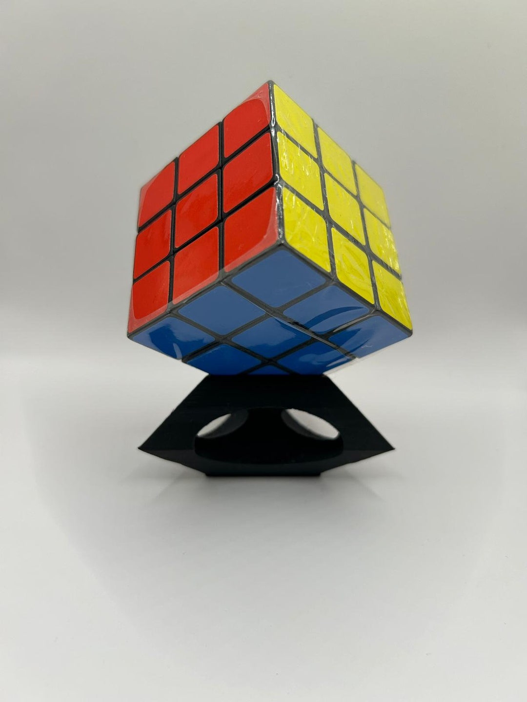 Modern Rubik's Cube Stand 3d Printed Holder for Rubik's Cubes, Stand ...