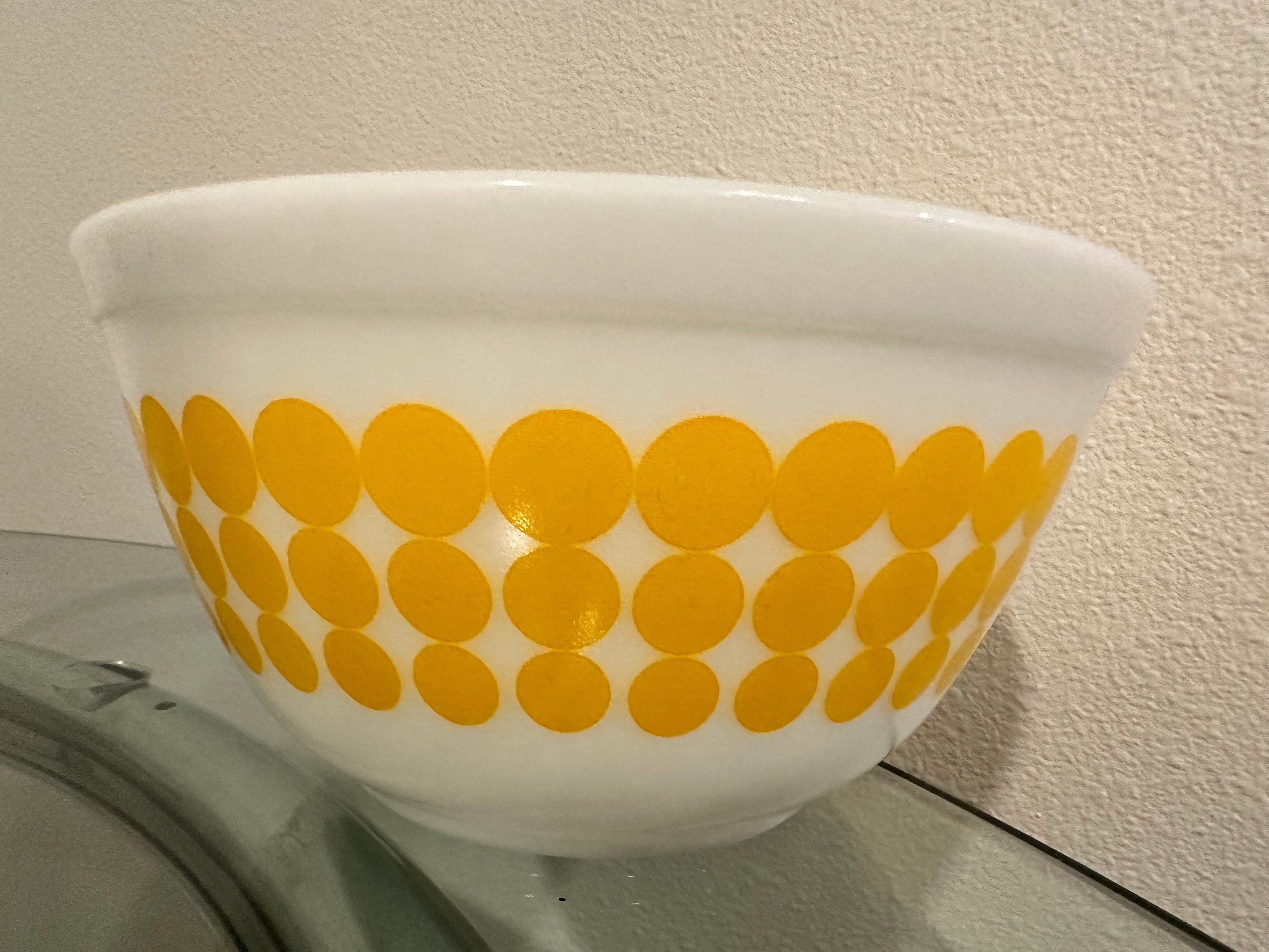 PYREX DOT BOWLS - Etsy